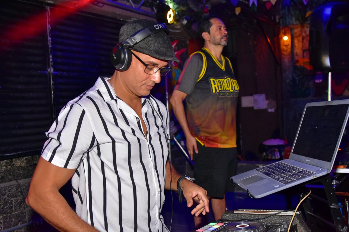 Balada MIX vai apresentar ritmos diversos e promover alegria no Vumbora Bar